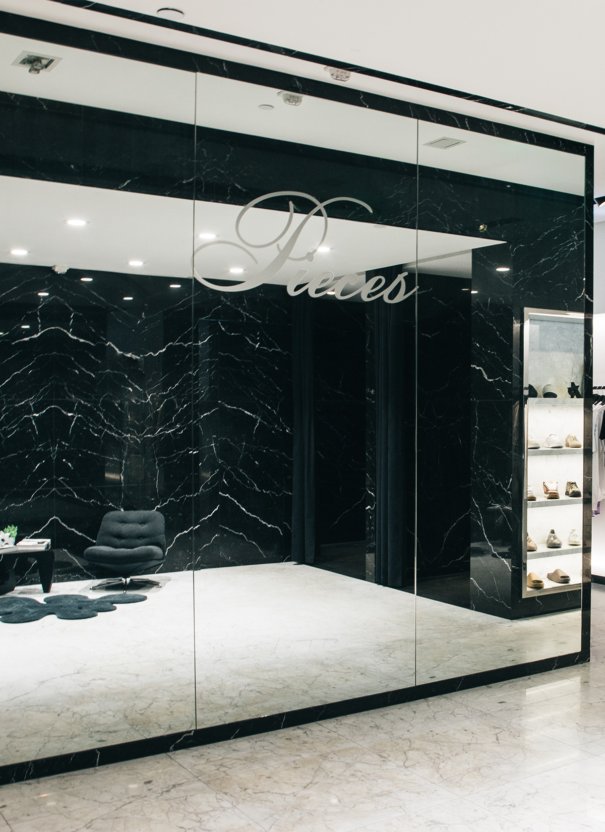 Private Shopping Reservation – PIECES